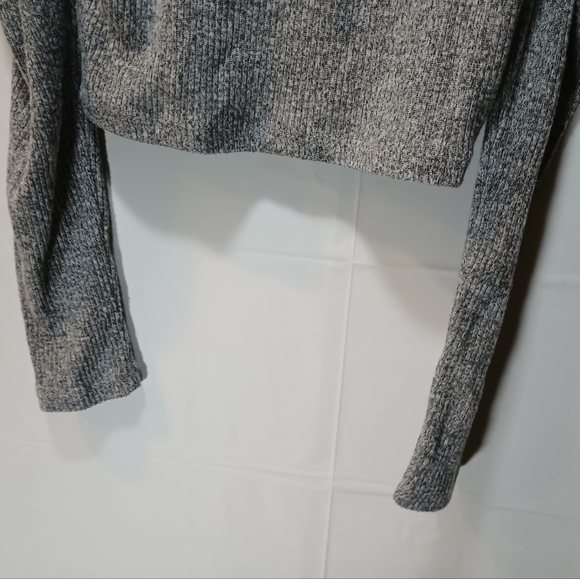 Almost Famous | Sweaters | Almost Famous Long Sleeve Crop Top Bunched ...
